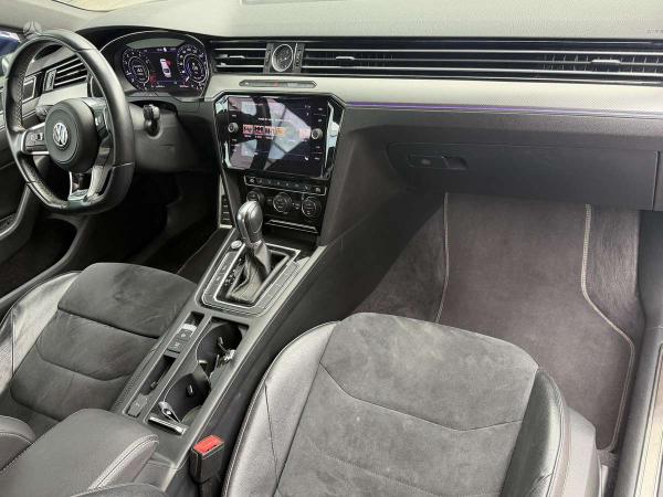 Blue Volkswagen Arteon 2018 in Vilnius, with an engine capacity of 1.98 L and mileage of 245 thousand km for 17600 €, photo 6 on AUTOMOTO.COM.LV