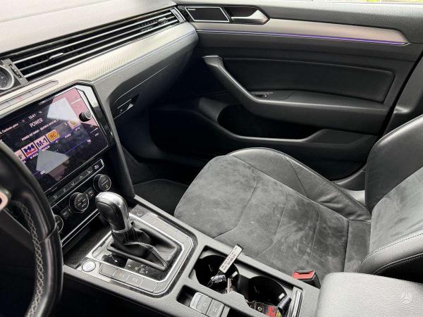 Blue Volkswagen Arteon 2018 in Vilnius, with an engine capacity of 1.98 L and mileage of 245 thousand km for 17600 €, photo 7 on AUTOMOTO.COM.LV