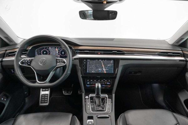 Blue Volkswagen Arteon 2022 in Vilnius, with an engine capacity of 1.40 L and mileage of 83 thousand km for 25500 €, photo 8 on AUTOMOTO.COM.LV