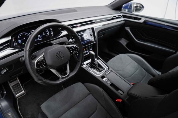 Zils Volkswagen Arteon 2023 Peetri, ar dzinēja tilpumu 2.00 L un nobraukumu 46 tūkst. km par 33750 €, foto 10 vietnē AUTOMOTO.COM.LV