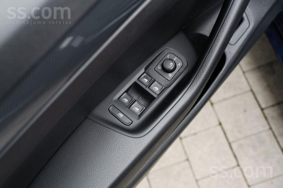 Синий Фольксваген Артеон 2017 в Рига, объемом двигателя 2.00 л и пробегом 124 тыс. км за 19950 €, фото 9 на AUTOMOTO.COM.LV