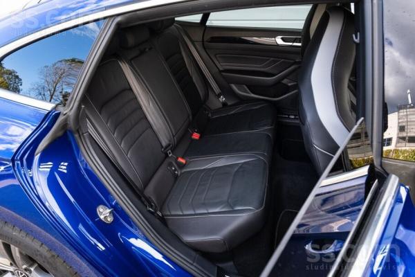 Blue Volkswagen Arteon 2021 in Riga, with an engine capacity of 2.00 L and mileage of 43 thousand km for 25950 €, photo 8 on AUTOMOTO.COM.LV