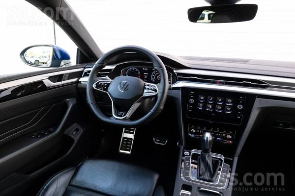 Blue Volkswagen Arteon 2021 in Riga, with an engine capacity of 2.00 L and mileage of 43 thousand km for 25950 €, photo 10 on AUTOMOTO.COM.LV