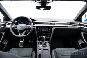 Blue Volkswagen Arteon 2022 in Riga, with an engine capacity of 1.40 L and mileage of 72 thousand km for 22950 €, photo 8 on AUTOMOTO.COM.LV