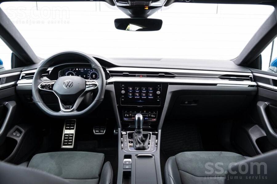 Blue Volkswagen Arteon 2022 in Riga, with an engine capacity of 1.40 L and mileage of 72 thousand km for 22950 €, photo 8 on AUTOMOTO.COM.LV