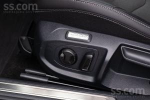 Blue Volkswagen Arteon 2022 in Riga, with an engine capacity of 1.40 L and mileage of 72 thousand km for 22950 €, photo 16 on AUTOMOTO.COM.LV