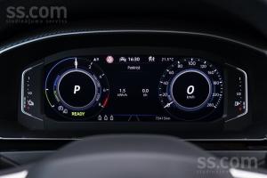 Blue Volkswagen Arteon 2022 in Riga, with an engine capacity of 1.40 L and mileage of 72 thousand km for 22950 €, photo 19 on AUTOMOTO.COM.LV