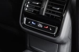 Zils Volkswagen Arteon 2024 Mārupe, ar dzinēja tilpumu 2.00 L un nobraukumu 37 tūkst. km par 36900 €, foto 30 vietnē AUTOMOTO.COM.LV