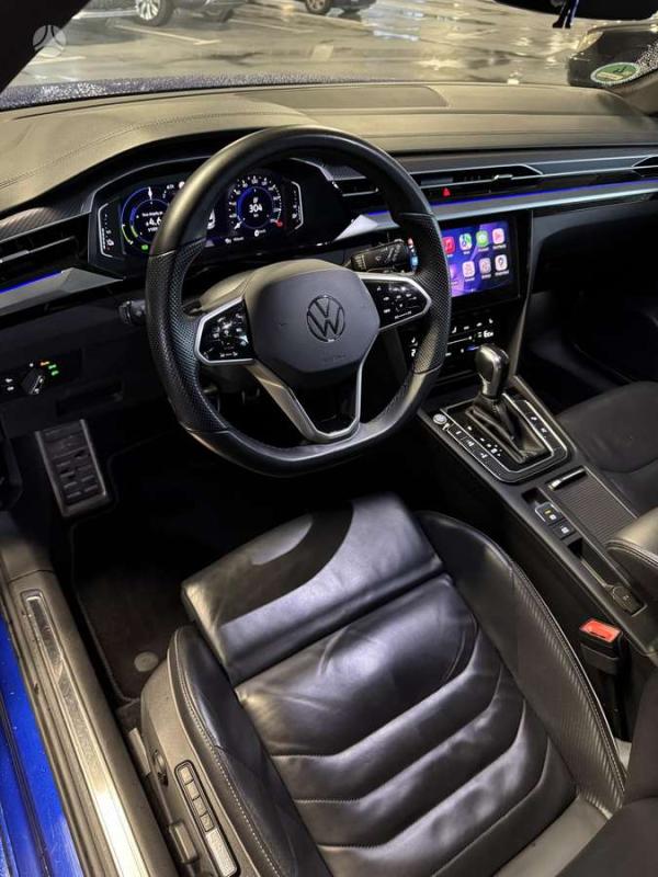 Blue Volkswagen Arteon 2021 in Vilnius, with an engine capacity of 1.40 L and mileage of 100 thousand km for 26900 €, photo 13 on AUTOMOTO.COM.LV