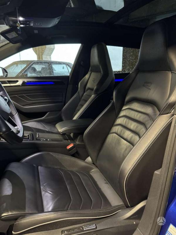 Blue Volkswagen Arteon 2021 in Vilnius, with an engine capacity of 1.40 L and mileage of 100 thousand km for 26900 €, photo 14 on AUTOMOTO.COM.LV