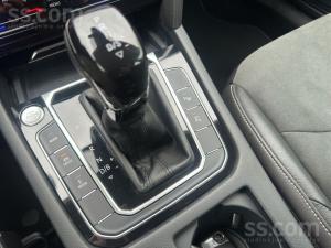 Blue Volkswagen Arteon 2021 in Riga, with an engine capacity of 1.40 L and mileage of 97 thousand km for 22290 €, photo 16 on AUTOMOTO.COM.LV