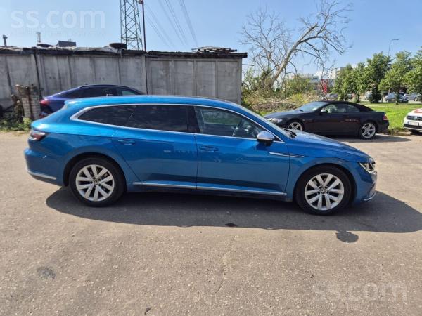 Blue Volkswagen Arteon 2021 in Riga, with an engine capacity of 2.00 L and mileage of 220 thousand km for 22990 €, photo 5 on AUTOMOTO.COM.LV