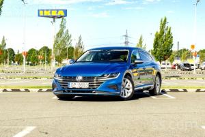 Blue Volkswagen Arteon 2021 in Riga, with an engine capacity of 2.00 L and mileage of 220 thousand km for 22990 €, photo 5 on AUTOMOTO.COM.LV