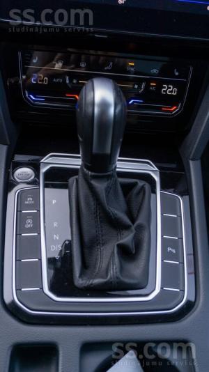 Blue Volkswagen Arteon 2021 in Riga, with an engine capacity of 2.00 L and mileage of 220 thousand km for 22990 €, photo 18 on AUTOMOTO.COM.LV