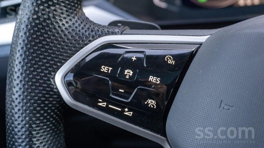 Blue Volkswagen Arteon 2021 in Riga, with an engine capacity of 2.00 L and mileage of 220 thousand km for 22990 €, photo 22 on AUTOMOTO.COM.LV