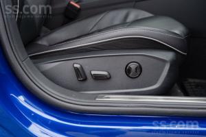 Blue Volkswagen Arteon 2021 in Riga, with an engine capacity of 1.40 L and mileage of 60 thousand km for 26500 €, photo 9 on AUTOMOTO.COM.LV
