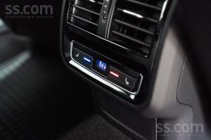 Blue Volkswagen Arteon 2021 in Riga, with an engine capacity of 1.40 L and mileage of 60 thousand km for 26500 €, photo 10 on AUTOMOTO.COM.LV