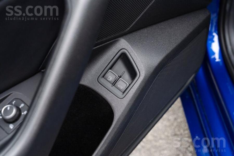 Blue Volkswagen Arteon 2021 in Riga, with an engine capacity of 1.40 L and mileage of 60 thousand km for 26500 €, photo 12 on AUTOMOTO.COM.LV