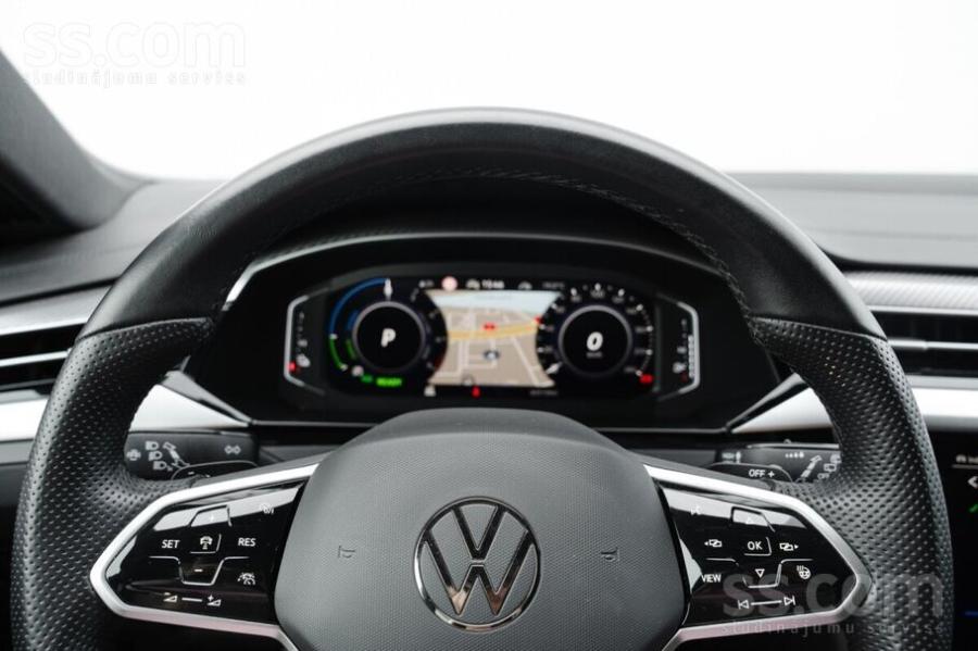 Blue Volkswagen Arteon 2021 in Riga, with an engine capacity of 1.40 L and mileage of 60 thousand km for 26500 €, photo 19 on AUTOMOTO.COM.LV