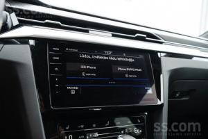 Blue Volkswagen Arteon 2021 in Riga, with an engine capacity of 1.40 L and mileage of 60 thousand km for 26500 €, photo 29 on AUTOMOTO.COM.LV