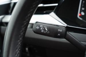Blue Volkswagen Arteon 2021 in Riga, with an engine capacity of 1.40 L and mileage of 60 thousand km for 26500 €, photo 15 on AUTOMOTO.COM.LV