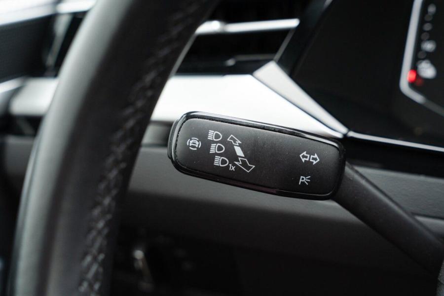 Blue Volkswagen Arteon 2021 in Riga, with an engine capacity of 1.40 L and mileage of 60 thousand km for 26500 €, photo 15 on AUTOMOTO.COM.LV