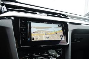 Blue Volkswagen Arteon 2021 in Riga, with an engine capacity of 1.40 L and mileage of 60 thousand km for 26500 €, photo 30 on AUTOMOTO.COM.LV