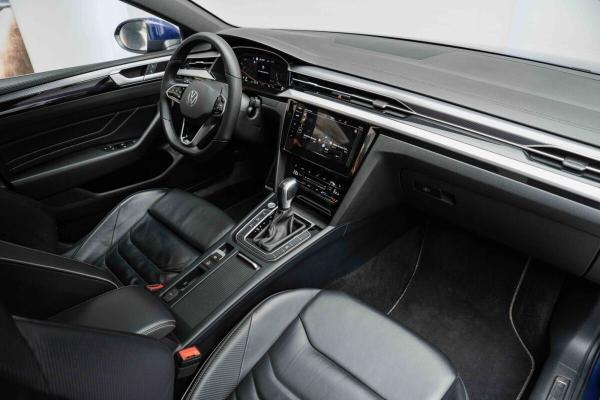 Blue Volkswagen Arteon 2021 in Peetri, with an engine capacity of 1.40 L and mileage of 97 thousand km for 34400 €, photo 8 on AUTOMOTO.COM.LV