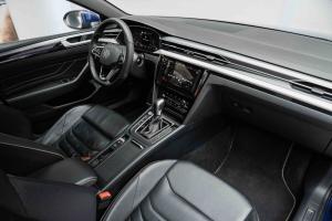 Blue Volkswagen Arteon 2021 in Peetri, with an engine capacity of 1.40 L and mileage of 97 thousand km for 34400 €, photo 9 on AUTOMOTO.COM.LV