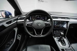 Blue Volkswagen Arteon 2021 in Peetri, with an engine capacity of 1.40 L and mileage of 97 thousand km for 34400 €, photo 12 on AUTOMOTO.COM.LV