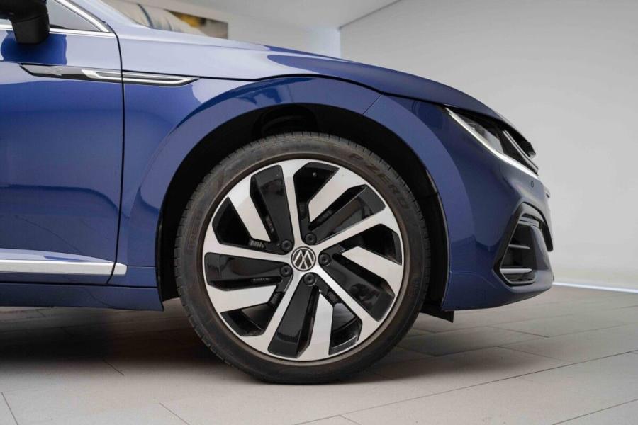 Blue Volkswagen Arteon 2021 in Peetri, with an engine capacity of 1.40 L and mileage of 97 thousand km for 34400 €, photo 15 on AUTOMOTO.COM.LV