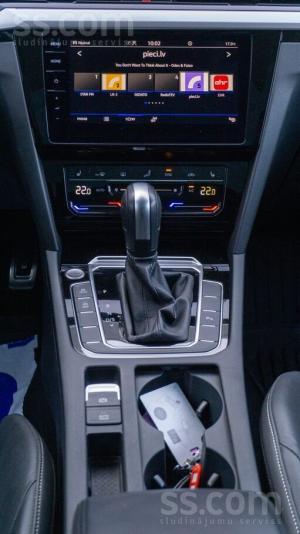 Blue Volkswagen Arteon 2021 in Riga, with an engine capacity of 2.00 L and mileage of 220 thousand km for 20590 €, photo 13 on AUTOMOTO.COM.LV