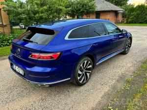 Blue Volkswagen Arteon 2022 in Cesis, with an engine capacity of 2.00 L and mileage of 105 thousand km for 28000 €, photo 4 on AUTOMOTO.COM.LV