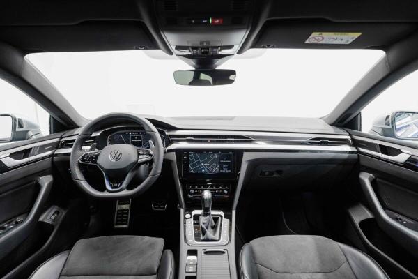 Zils Volkswagen Arteon 2022 Tallina, ar dzinēja tilpumu 2.00 L un nobraukumu 89 tūkst. km par 34300 €, foto 10 vietnē AUTOMOTO.COM.LV
