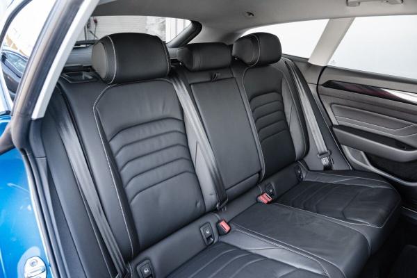 Blue Volkswagen Arteon 2022 in Riga, with an engine capacity of 1.40 L and mileage of 114 thousand km for 23500 €, photo 9 on AUTOMOTO.COM.LV