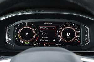 Blue Volkswagen Arteon 2022 in Riga, with an engine capacity of 1.40 L and mileage of 114 thousand km for 23500 €, photo 20 on AUTOMOTO.COM.LV