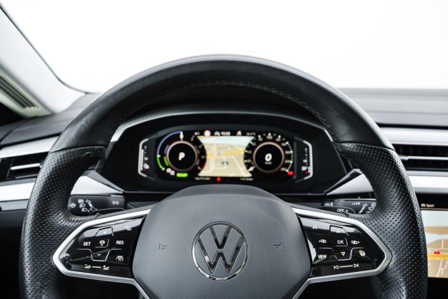 Blue Volkswagen Arteon 2022 in Riga, with an engine capacity of 1.40 L and mileage of 114 thousand km for 23500 €, photo 25 on AUTOMOTO.COM.LV