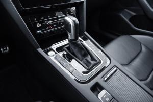 Blue Volkswagen Arteon 2022 in Riga, with an engine capacity of 1.40 L and mileage of 114 thousand km for 23500 €, photo 26 on AUTOMOTO.COM.LV