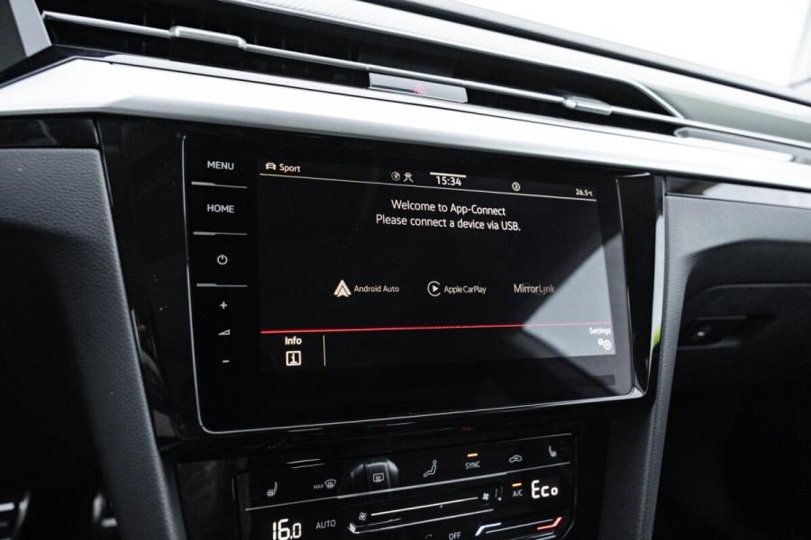 Blue Volkswagen Arteon 2022 in Riga, with an engine capacity of 1.40 L and mileage of 114 thousand km for 23500 €, photo 30 on AUTOMOTO.COM.LV