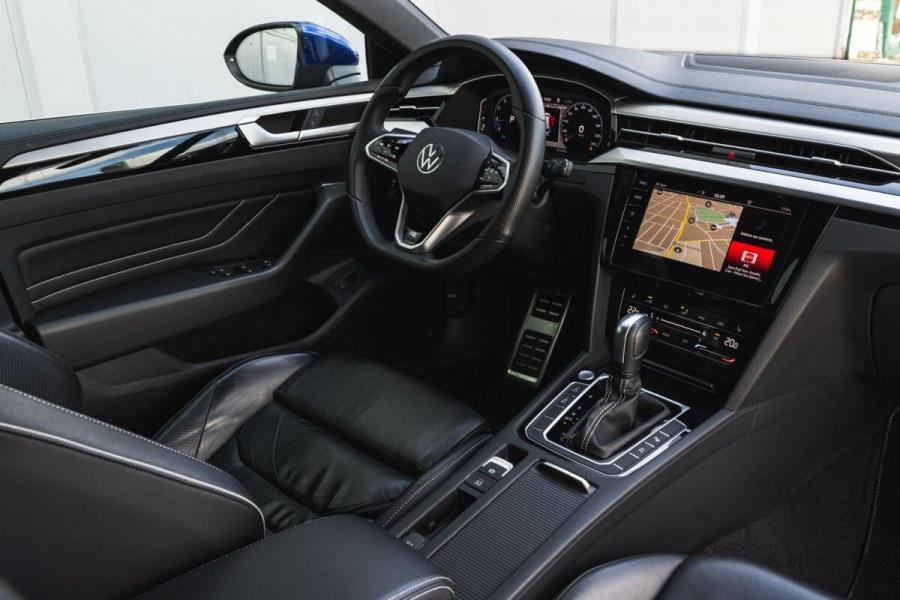 Blue Volkswagen Arteon 2023 in Ventspils, with an engine capacity of 2.00 L and mileage of 109 thousand km for 28100 €, photo 16 on AUTOMOTO.COM.LV