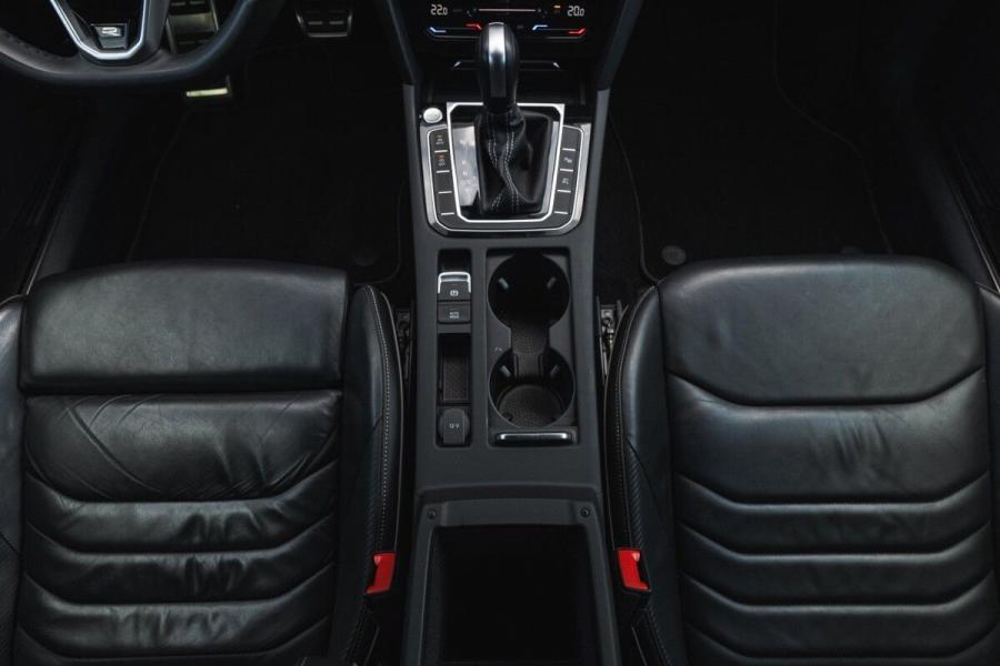 Blue Volkswagen Arteon 2023 in Ventspils, with an engine capacity of 2.00 L and mileage of 109 thousand km for 28100 €, photo 30 on AUTOMOTO.COM.LV
