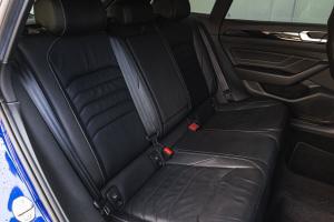 Blue Volkswagen Arteon 2023 in Ventspils, with an engine capacity of 2.00 L and mileage of 109 thousand km for 28100 €, photo 38 on AUTOMOTO.COM.LV