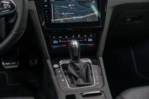 Blue Volkswagen Arteon 2023 in Vilnius, with an engine capacity of 2.00 L and mileage of 55 thousand km for 36900 €, photo 21 on AUTOMOTO.COM.LV