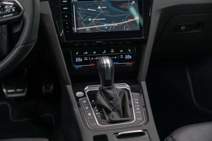 Blue Volkswagen Arteon 2023 in Vilnius, with an engine capacity of 2.00 L and mileage of 55 thousand km for 36900 €, photo 21 on AUTOMOTO.COM.LV