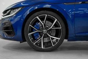 Blue Volkswagen Arteon 2023 in Vilnius, with an engine capacity of 2.00 L and mileage of 55 thousand km for 36900 €, photo 31 on AUTOMOTO.COM.LV
