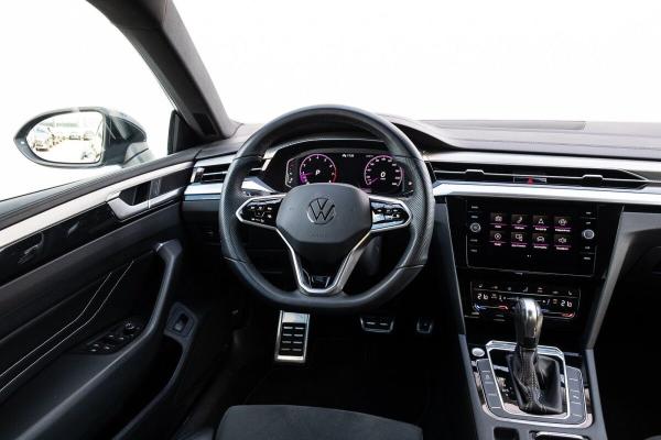 Volkswagen Arteon 2023 in Riga, with an engine capacity of 2.00 L and mileage of 32 thousand km for 29500 €, photo 9 on AUTOMOTO.COM.LV