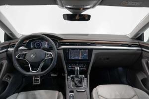 Grey Volkswagen Arteon 2021 in Vilnius, with an engine capacity of 1.40 L and mileage of 109 thousand km for 23900 €, photo 9 on AUTOMOTO.COM.LV