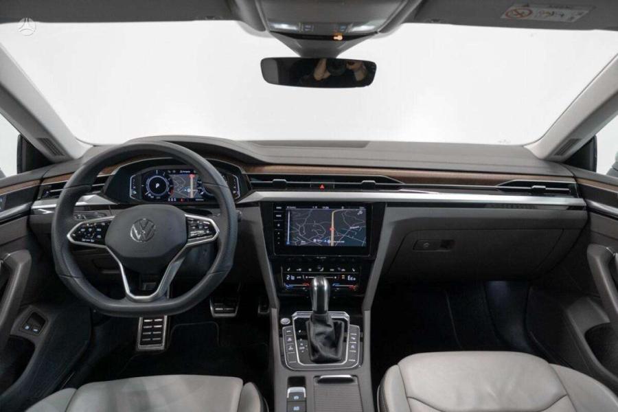 Grey Volkswagen Arteon 2021 in Vilnius, with an engine capacity of 1.40 L and mileage of 109 thousand km for 23900 €, photo 9 on AUTOMOTO.COM.LV