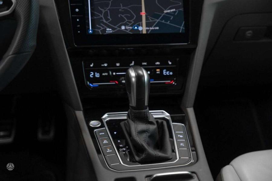 Grey Volkswagen Arteon 2021 in Vilnius, with an engine capacity of 1.40 L and mileage of 109 thousand km for 23900 €, photo 19 on AUTOMOTO.COM.LV