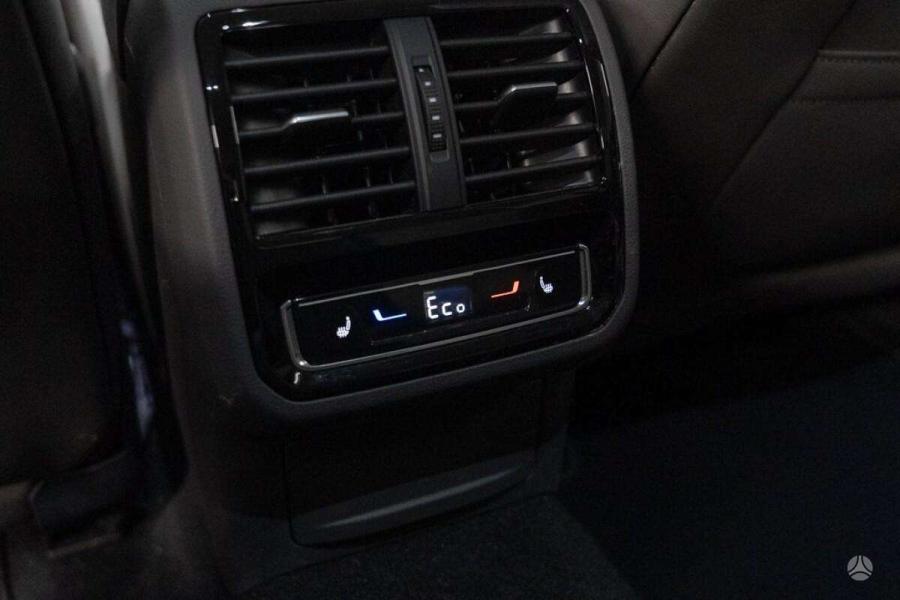 Grey Volkswagen Arteon 2021 in Vilnius, with an engine capacity of 1.40 L and mileage of 109 thousand km for 23900 €, photo 21 on AUTOMOTO.COM.LV
